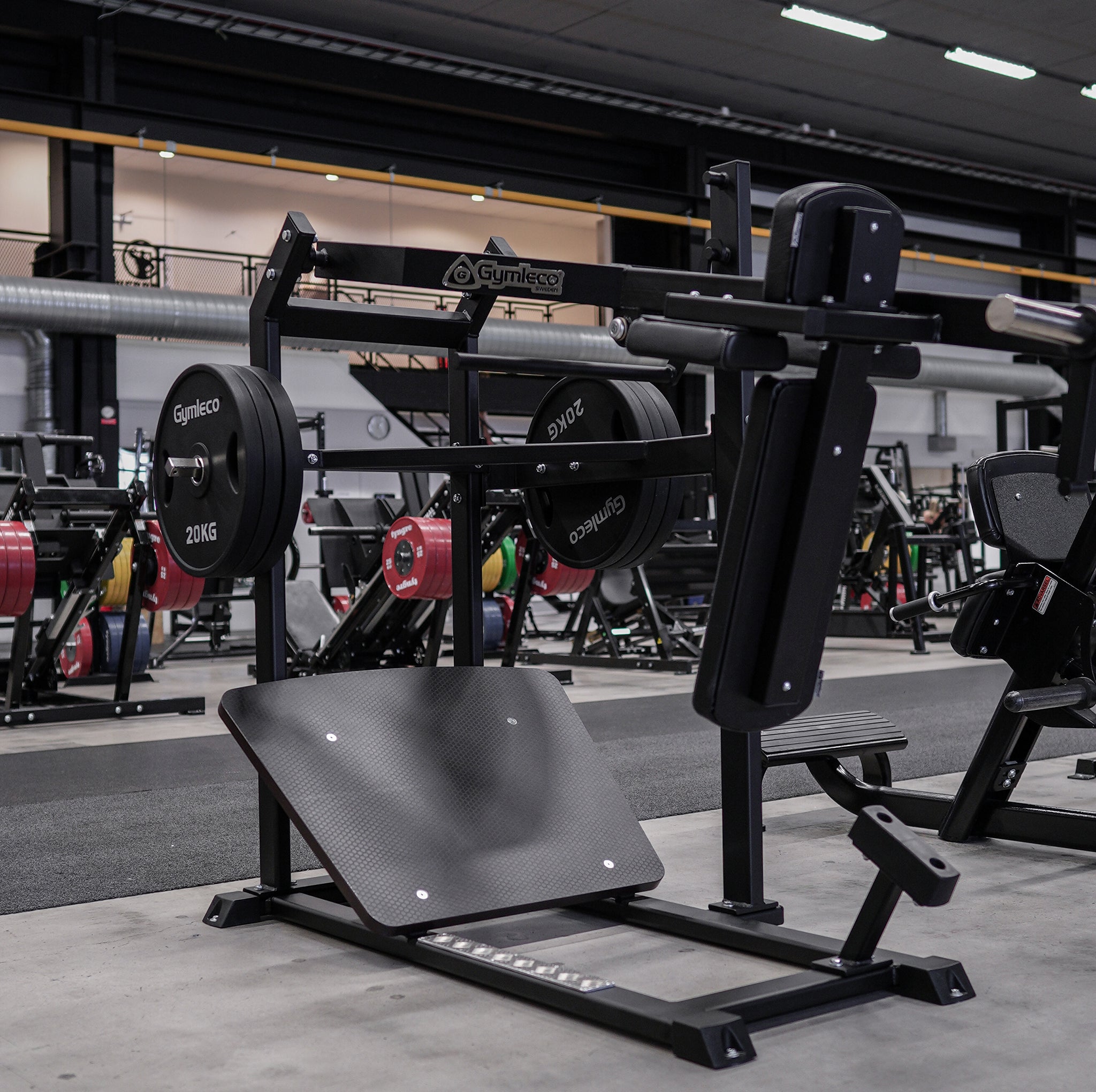PENDULUM SQUAT Pure Muscle Athletics PENDULUM SQUAT Pure Muscle Athletics